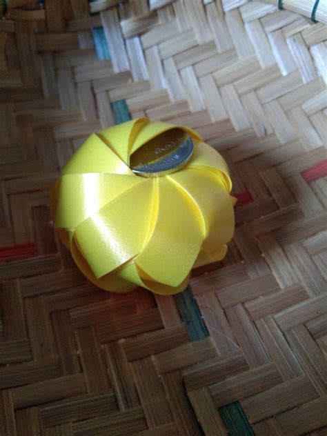 เหรียญโปรยทานดอกมะลิคละสี50ชิ้น งานตัวเปล่า ราคา109 บาท ล้านเหรียญโปรยทาน246 Thaipick