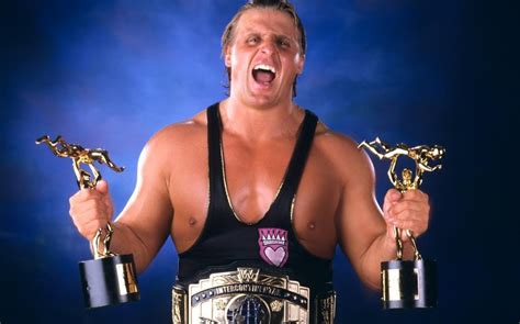 Ο ΠΡΩΗΝ ΕΚΦΩΝΗΤΗΣ Tony Chimel ΘΥΜΑΤΑΙ ΤΟΝ ΘΑΝΑΤΟ ΤΟΥ Owen Hart