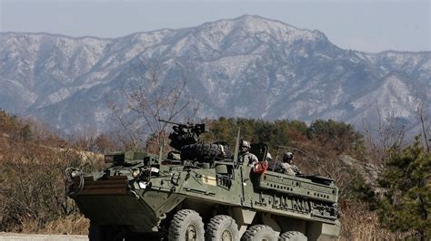 Комисията по отбрана ще решава дали да закупим бронирани машини Страйкър R People Of Bulgaria