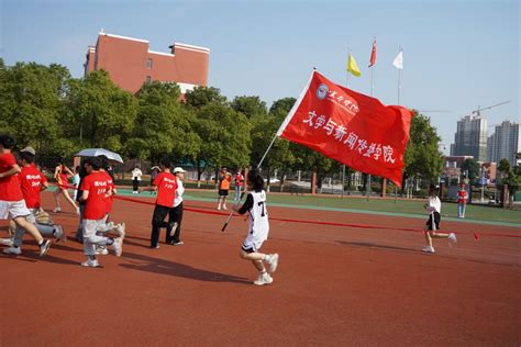 陪伴是最深情的告白致随跑人员