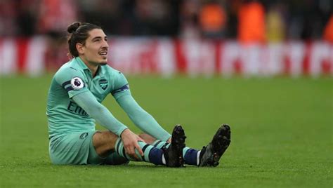 Unai Emery Reveals Extent Of Hector Bellerin Injury As Arsenal Crisis