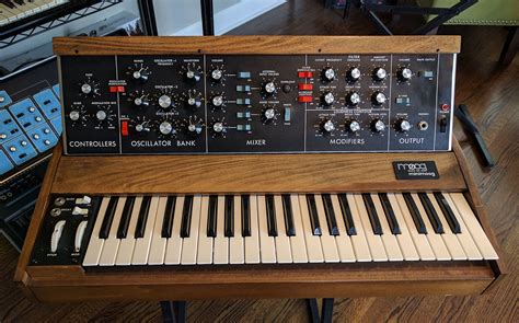 MATRIXSYNTH Vintage Moog MiniMoog Model D Analog Synthesizer SN 10425