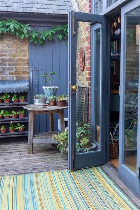 The Middle Sized Garden If Your Garden Is Bigger Than A Courtyard