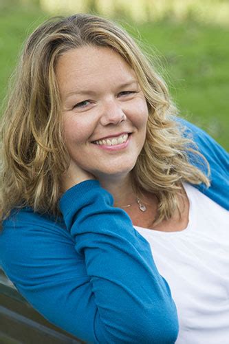 Wie Is Esther Van Wijk Pilago Body Mind Center
