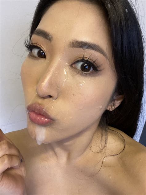 Emiri momota 百多えみり on Twitter His cum a lot on my face
