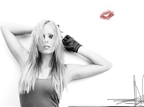 Naked Laura Vandervoort Added 07 19 2016 By Gwen Ariano