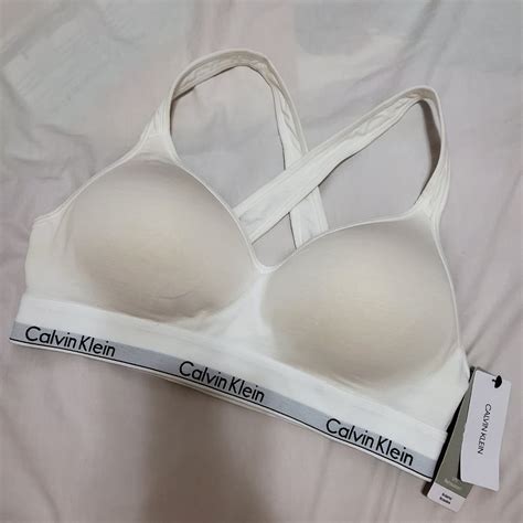 全新 Calvin Klein Ck 運動內衣 Jennie同款 白色 她的時尚 內衣褲、小可愛、睡衣在旋轉拍賣