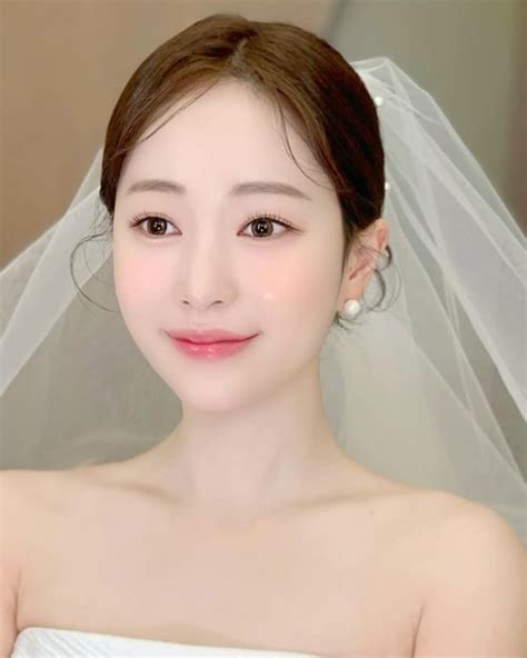 웨딩헤어에 있는 A Hyem님의 핀 웨딩 메이크업 신부 머리 웨딩 헤어스타일