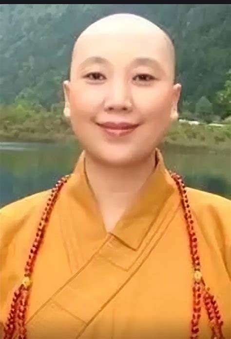 李娜：27歲走紅，34歲出家，消失25年，母親的堅守和陪伴讓人淚目 每日頭條