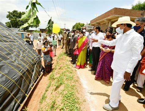 Vasalamarri వాసాలమర్రిలో సీఎం కేసీఆర్ పర్యటన ఫొటోలు Namasthe Telangana