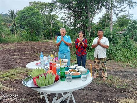 👉 เริ่ม… ปรับภูมิทัศน์ โคกหนองนาโมเดล โดยดาบวินัยรถขุด