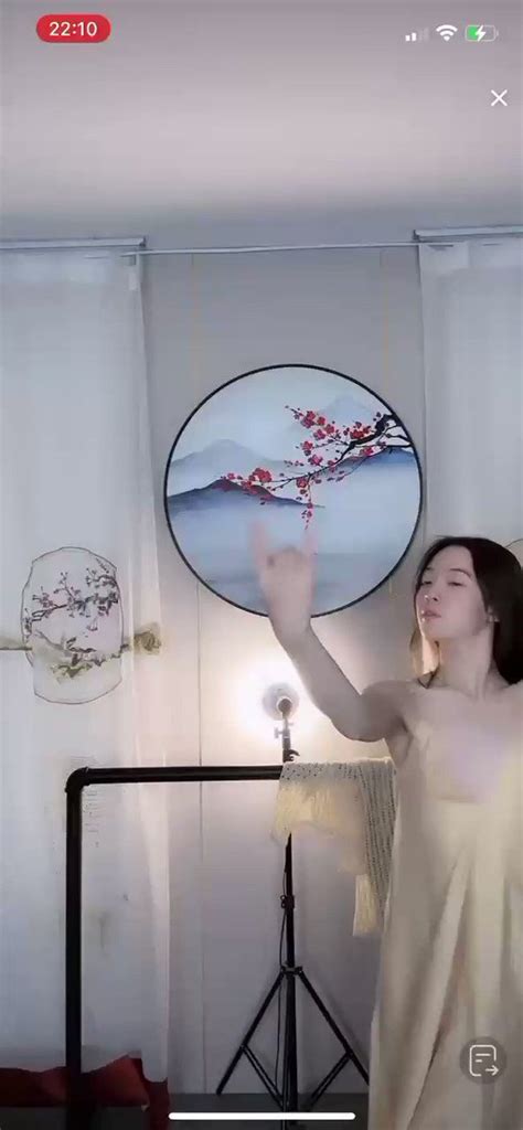 抖音走光闪现 on Twitter 抖音直播闪现走光露点 抖音 露点