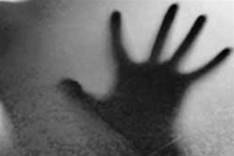 75 හැවිරිදි අපහසුතාවයෙන් පෙළෙන වයෝවෘද්ධ මාතාවකට පුද්ගලයෙක් ලිංගික අතවර