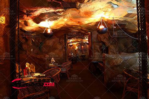 具有自然感觉凝聚力和时尚感的仿天然山洞酒吧制作 新闻资讯