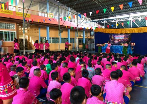 เมื่อวันจันทร โรงเรียนมงคลวิจิตรวิทยา เขตบางกอกน้อย กทม