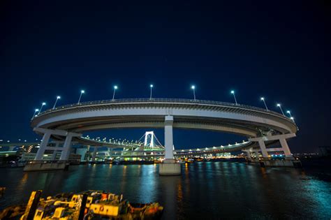 도쿄 베이 레인 보우 브릿지 고속도로 루프 조명된 황혼 일본 0명에 대한 스톡 사진 및 기타 이미지 0명 가로등 고층
