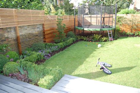 Die Besten 25 Backyard Trampoline Ideen Auf Pinterest Recycling
