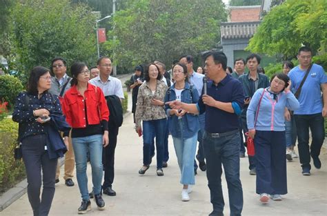 全国社科院文学文化研究所所长到穿芳峪村小穿芳峪村调研 旅游