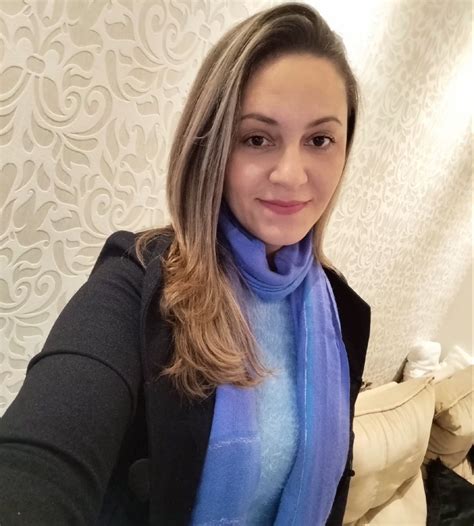 A Vida é Curta Demais Para Gastar Tempo Se Preocupando Com Coisas Que