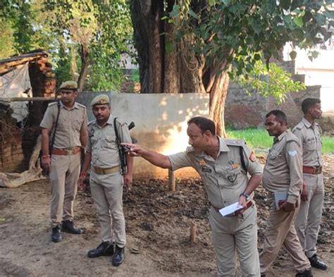 कौशांबी के बाद औरैया में वृद्ध दंपती की कुल्हाड़ी से काट हत्या बेटे पर