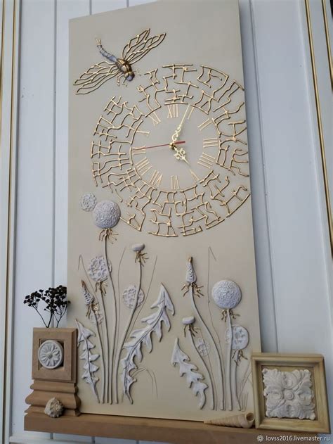 Часы барельефЗолотая стрекоза в св бежевом в интернет магазине на Ярмарке Мастеров Часы