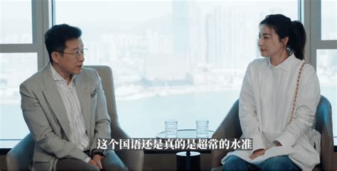 郭晶晶杂志大片状态好，自曝买花常与人闲聊，承认自己活得很真实