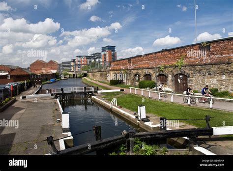 Canal Lock On The Leeds Liverpool Canal At Leeds Canal Basin Stock