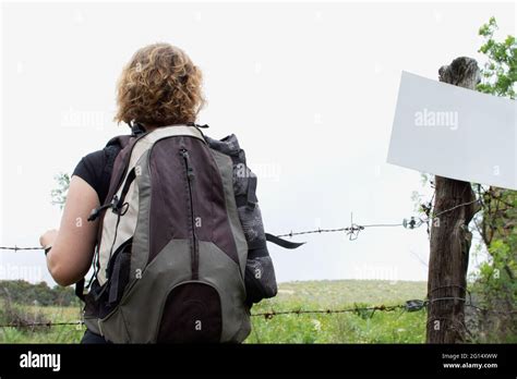 Fille vue de derrière Banque de photographies et dimages à haute résolution Page Alamy