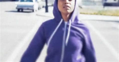 Erykah Badu Charged Over Nude Window Seat Video Cbs News