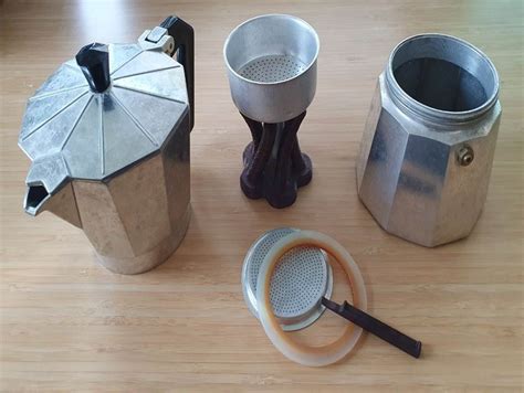 Moka Pot Funnel Holder By Chrischi Download Free Stl Model