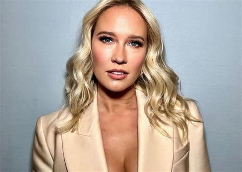 Anna Camp De Pitch Perfect Nous Présente Son Amoureuse Et Défend Sa