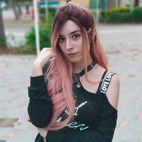 Lynavallejos publicó en su perfil de Instagram lyna vallejos HD電話の壁紙