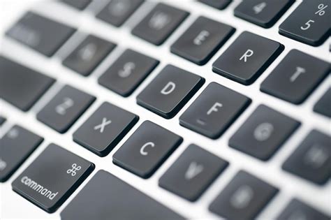 Teclado En Computadora Portátil Con Concepto De Protección Cibernética