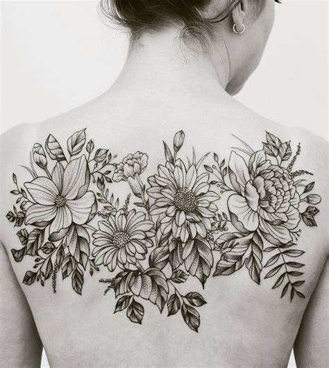 Тату для девушек на спине эскизы Тату на спине Тату на спине для девушки 100 фото тату на