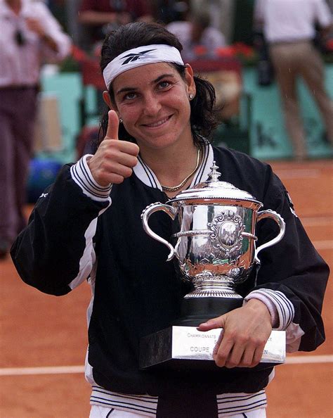 Download Arantxa Sánchez Vicario Thumbs Up Champion Wallpaper