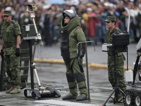 Informativo Al Momento De La Noticia Todo Un Espectaculo Del Desfile