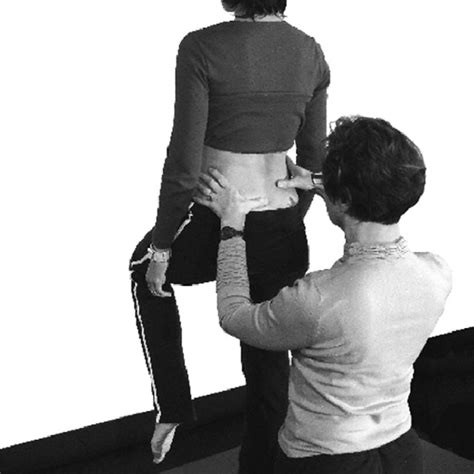 Oblique Abdominal Curl Focused On Thoracic Flexion At An Oblique Angle