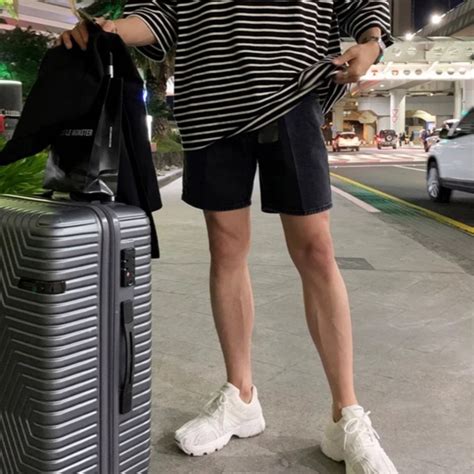 Houch พร้อมส่ง Cod กางเกงขาสั้นผู้ชาย เข็มขัด มีให้เลือก 3 สี กางเกงยีนส์ Looker Shopee Thailand