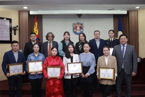 Танилц Шинэ Үндсэн хуулийг сурталчлах илтгэлийн уралдааны шилдгүүд