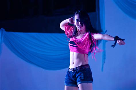 무료 이미지 밤 놀이 밴드 학생 푸른 공연 예술 단계 대학 명음 콜라주 행사 중국 광저우 환대 뮤지컬 극장 2751x1834 188013