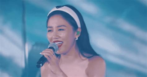 Văn Mai Hương Lần đầu Hát Live Mưa Tháng Sáu