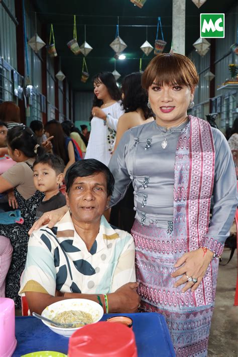 တောင်ဒဂုံ မှာ မုန့်ဟင်းခါးဆိုင် ထပ်ဖွင့်လိုက်တဲ့ ရဲလေးမ