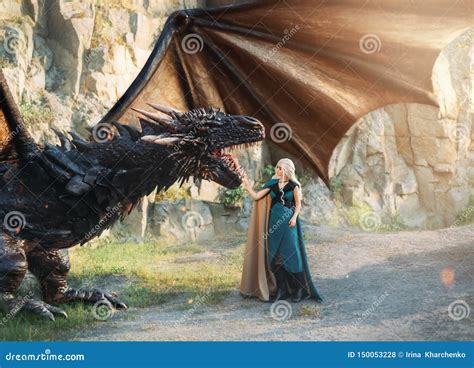 White Hair Girl Game Of Thrones