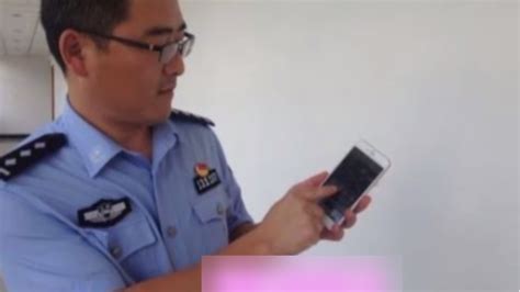 偷拍女邻居洗澡 男子持视频上门威胁实施猥亵凤凰网视频凤凰网