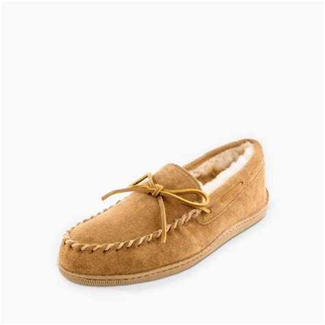 Minnetonka Moccasins 3741 Mens Sheepskin Hardsole Moccasin Golden Tan