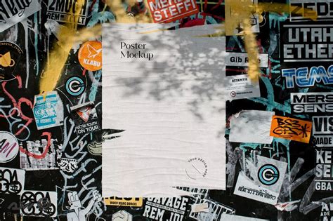 موکاپ پوستر کاغذ پاره شده روی دیوار چسبیده شده فایل Psd لایه باز 21738
