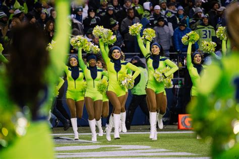 Photos Seahawks Sea Gals And Fans Go Action Green For Color Rush