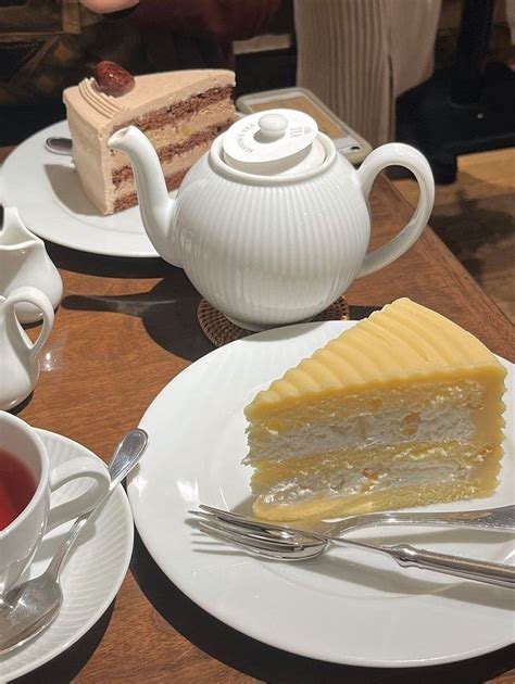渋谷ヒカリエの夕焼けとマロンケーキ やまけん カフェ