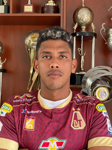 Jeison Angulo Refuerzo En La Banda Izquierda Club Deportes Tolima