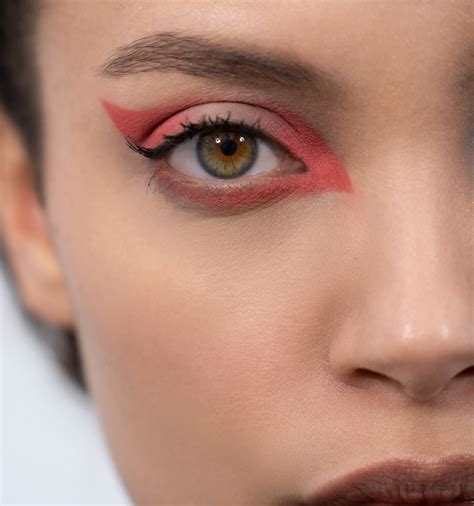 Un Maquillage Innovant à La Fois Longue Tenue éco Responsable Vegan
